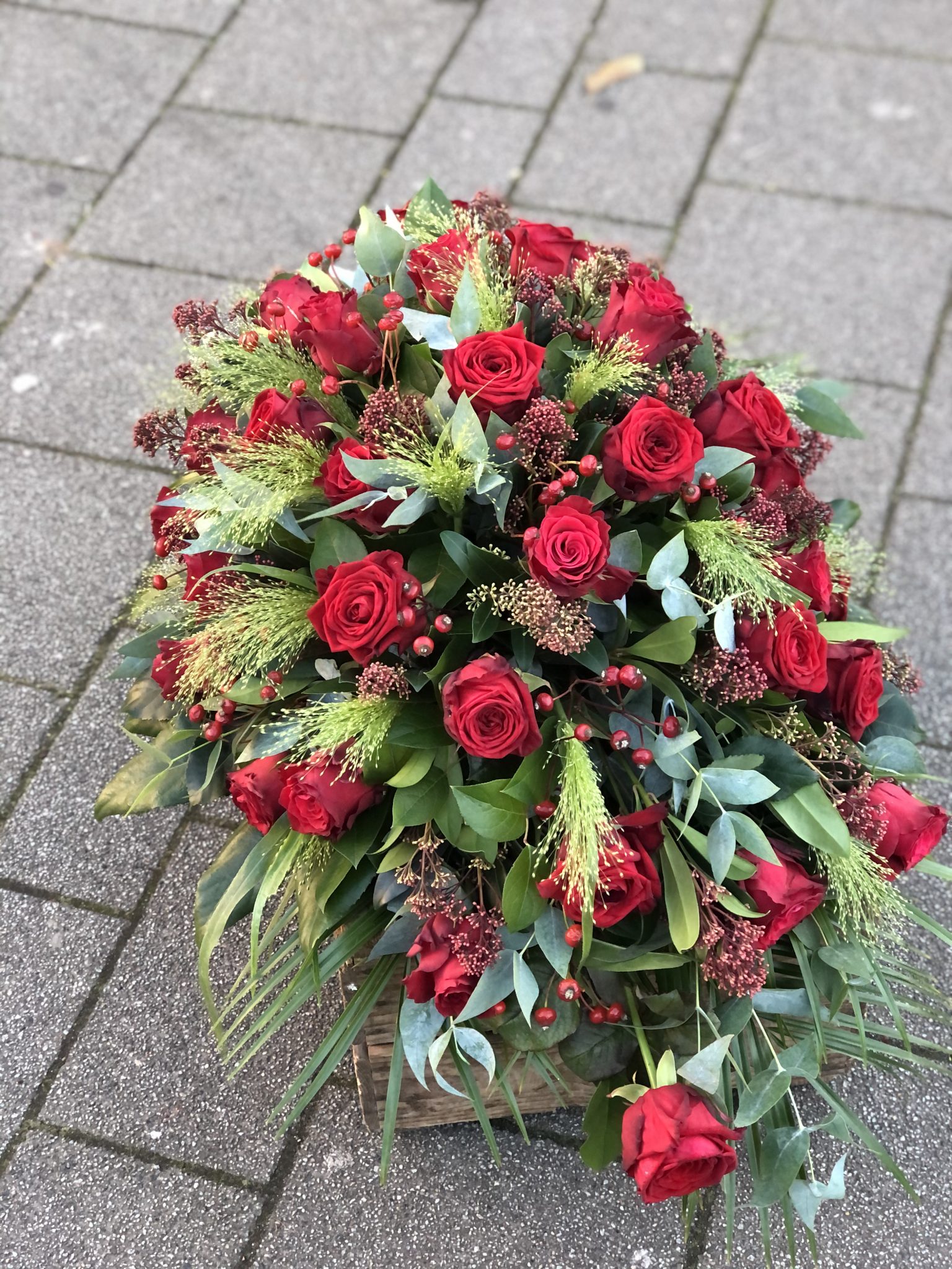 Rouwtak winters rode rozen – Plantenbeurs